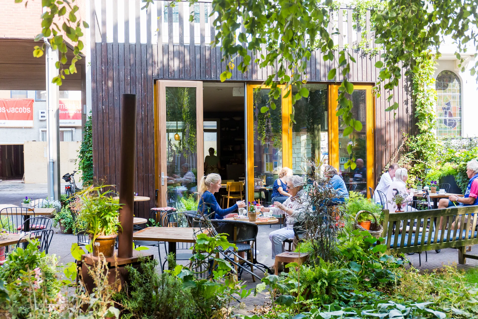 Lunching outside in Breda - Discover the best lunch spots in Breda