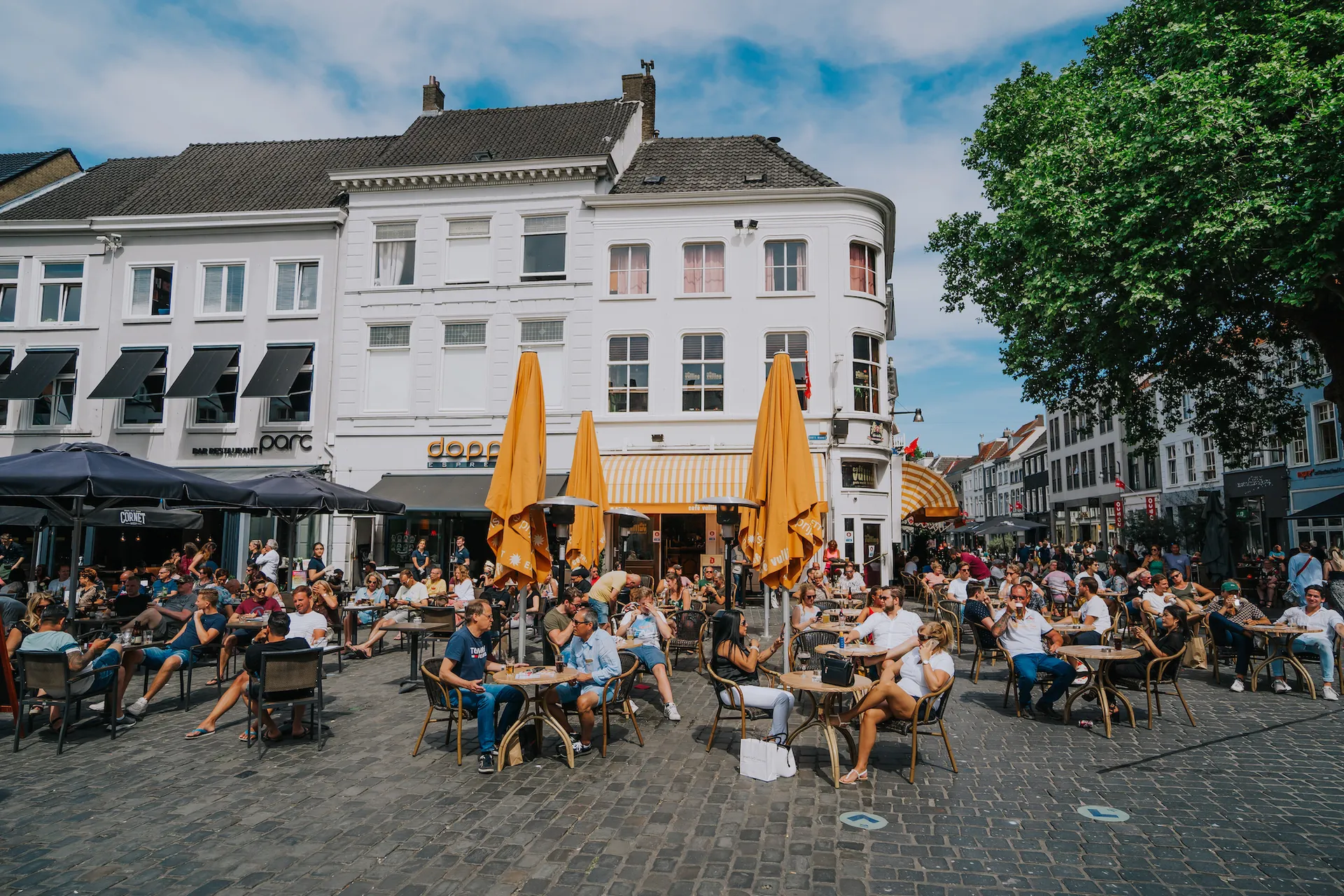 Café Filling: Cheapest beer - Explore Breda